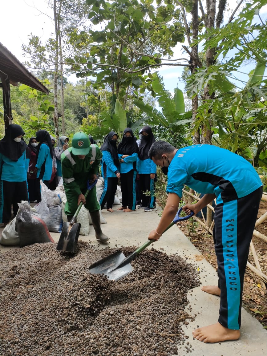 LDK MAN 2 Kulon Progo Gandeng Rajendra Farm – MAN 2 KULON PROGO