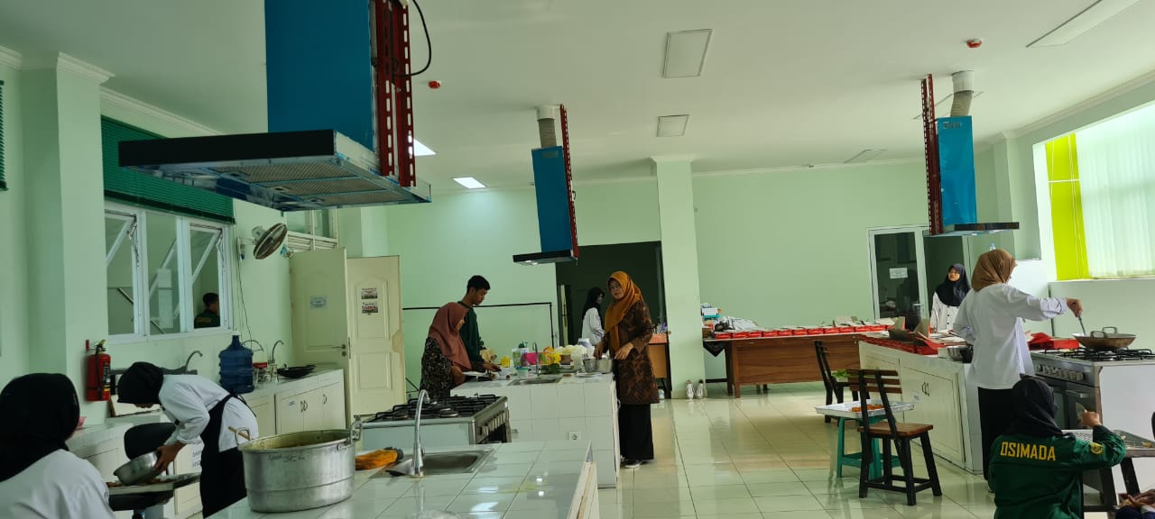 MAN 2 Kulon Progo Berbagi Hidangan Takjil pada Santri Pondok Pesantren ...