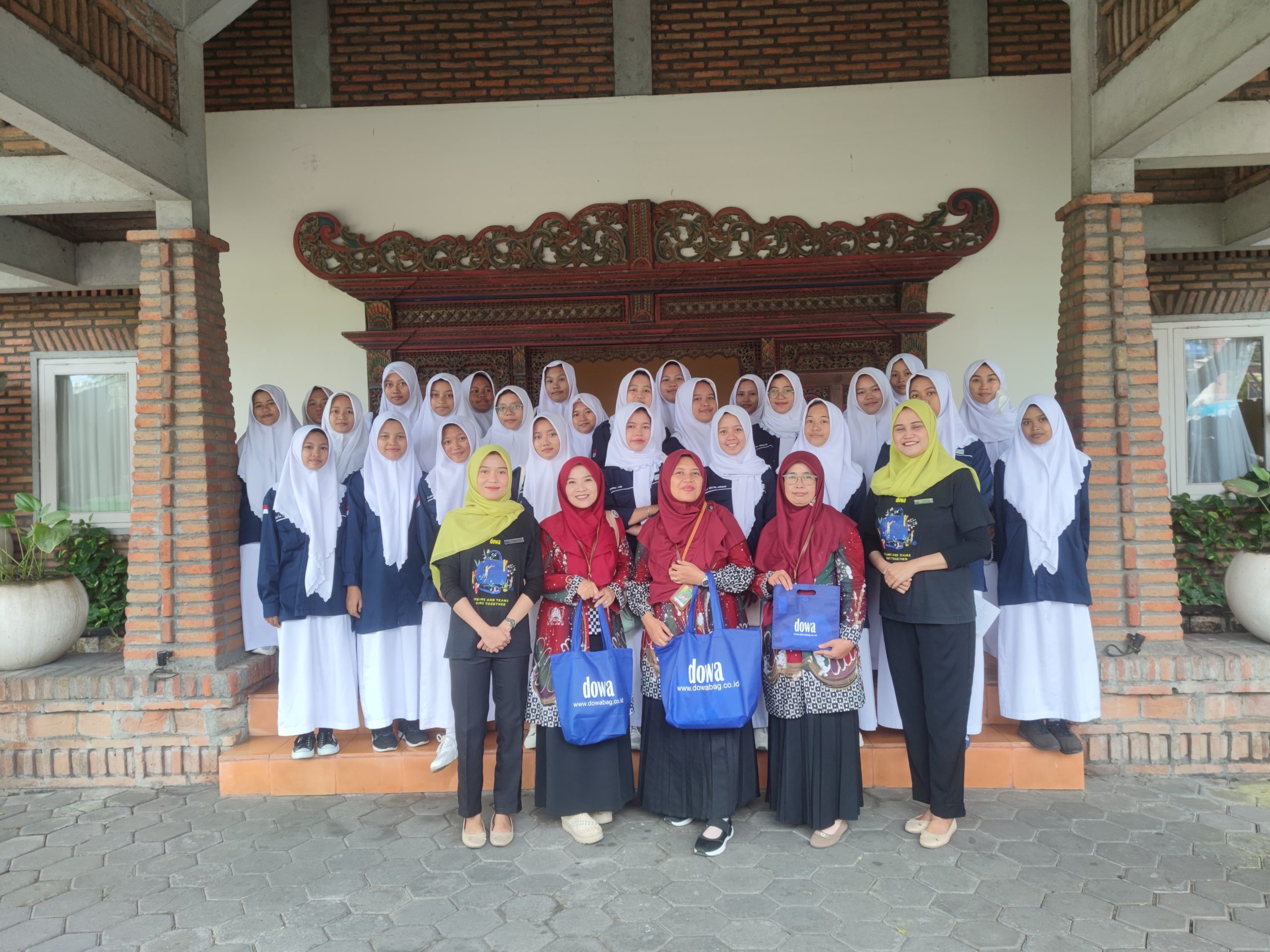 Siswa Tata Busana MAN 2 Kulon Progo Belajar Kewirausahaan dari Tas ...